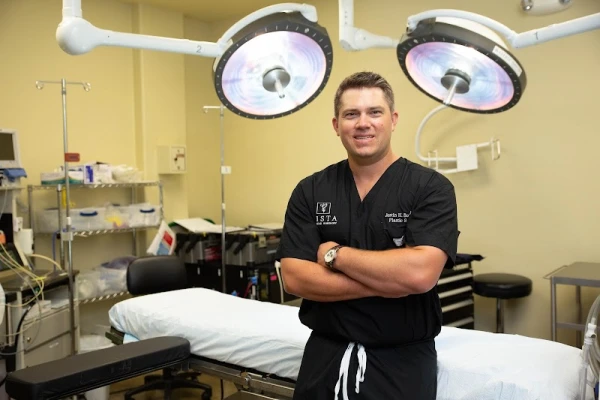Dr. Justin Booth in Austin, Texas | labiaplastybeforeandafter.com